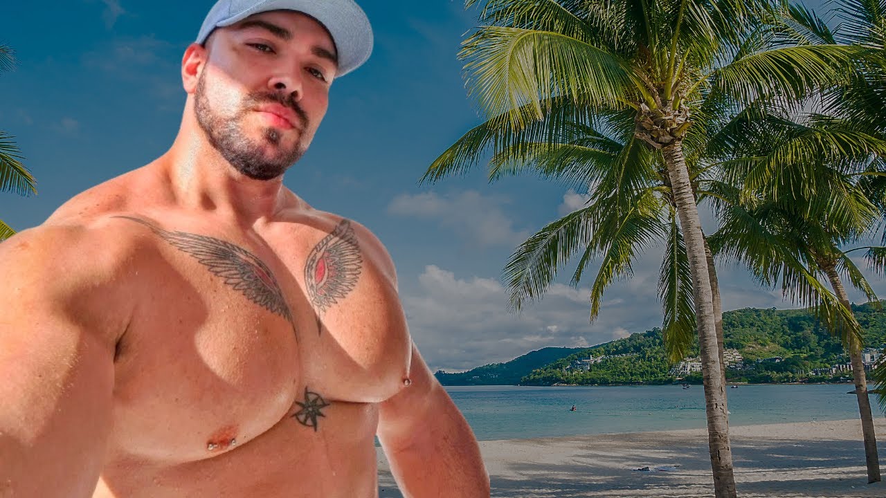 Colombian bulky chest & muscles man - YouTube