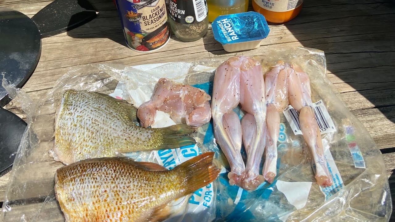 Catch N' Cook Blackened BULLFROG LEGS, BIG BLUEGILL AND SUNNY! - YouTube
