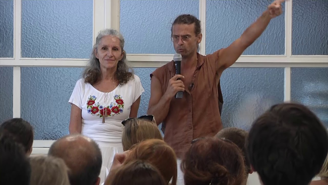 Leri Švec, Beatka Hlohovská - Predstavenie UVŽ, SVŽ - YouTube