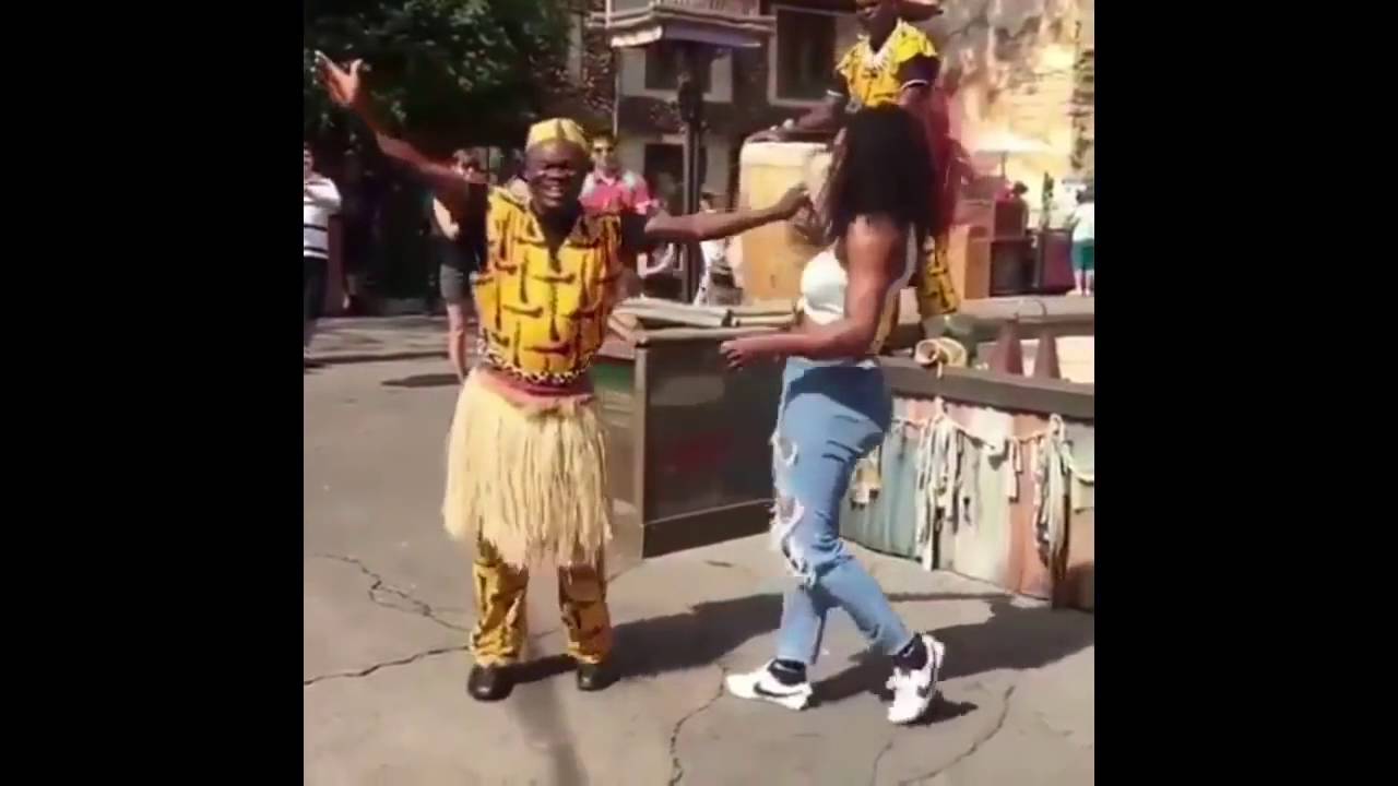 TAM-TAM CONGO WITH SERENA WILLIAMS - YouTube