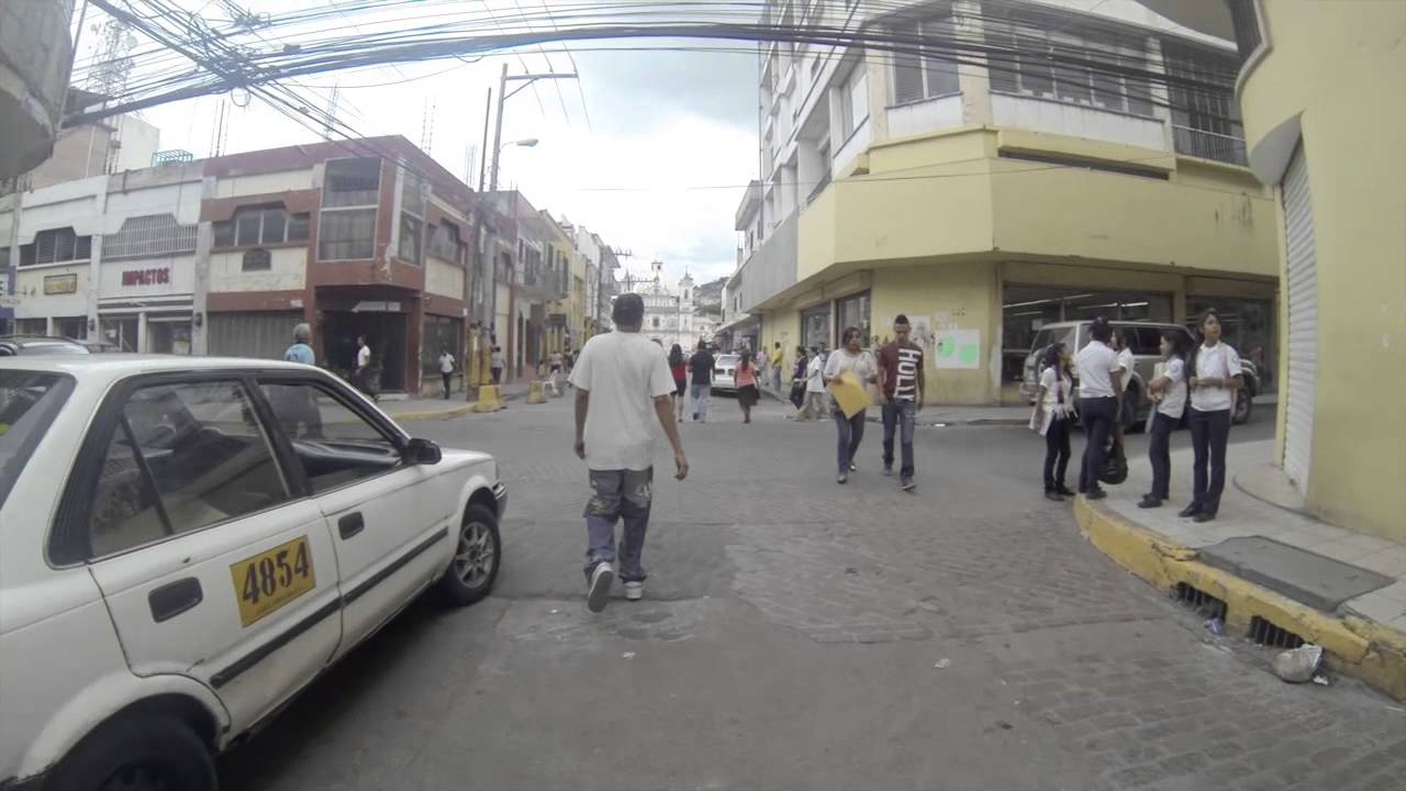 Gastro Tour Mega Baleada - YouTube