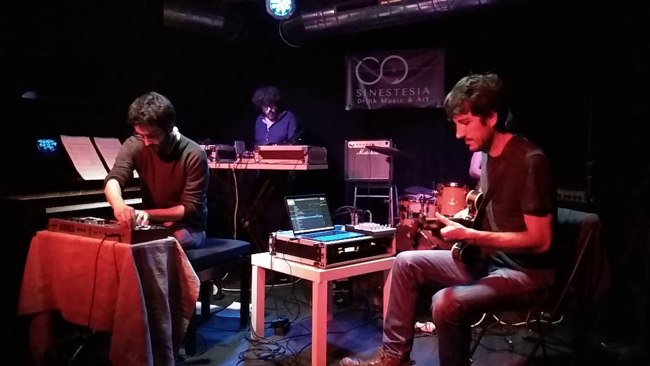 Siònia_Loop dancer - YouTube