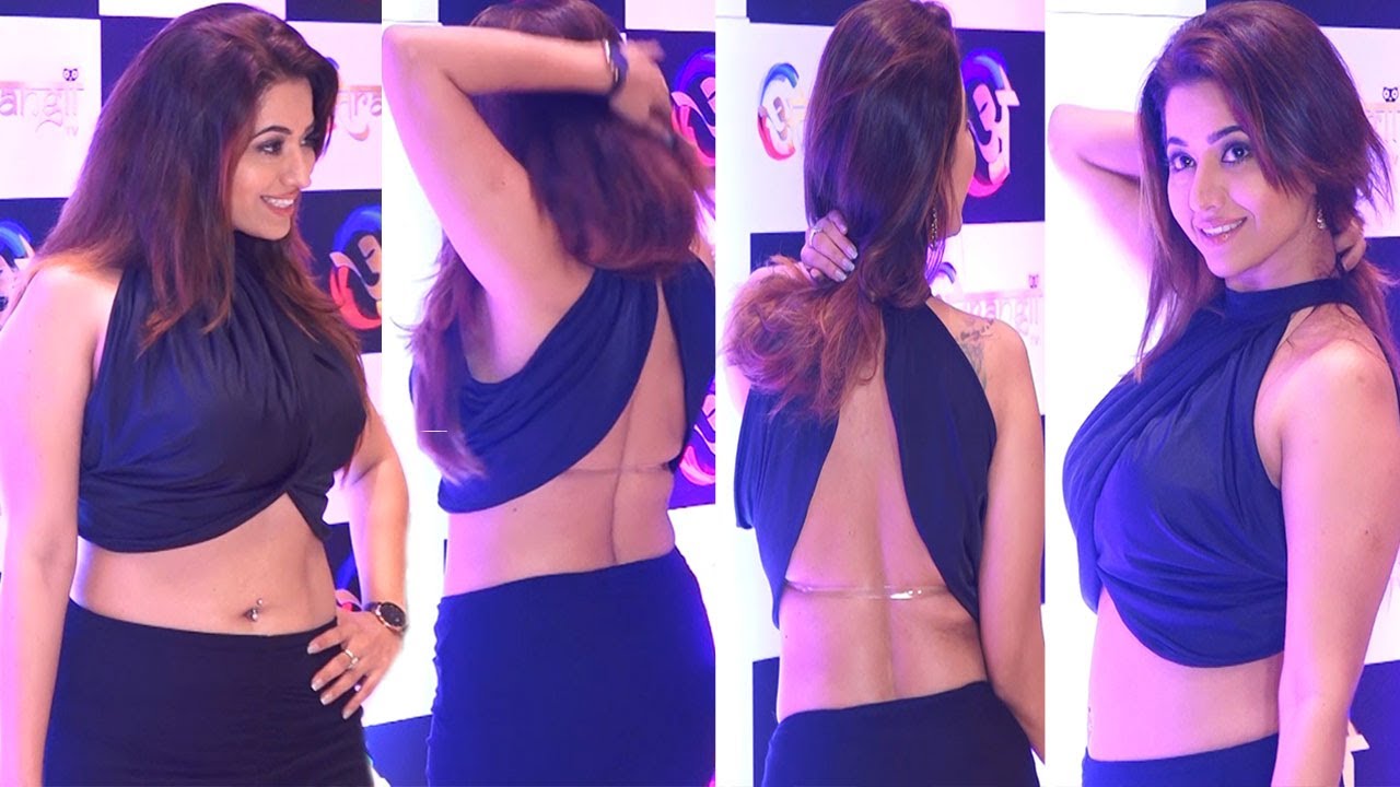 Gorgeous Ridheema Tiwari Flaunting Her Backπ₯ Looking Super H0tπ₯ In