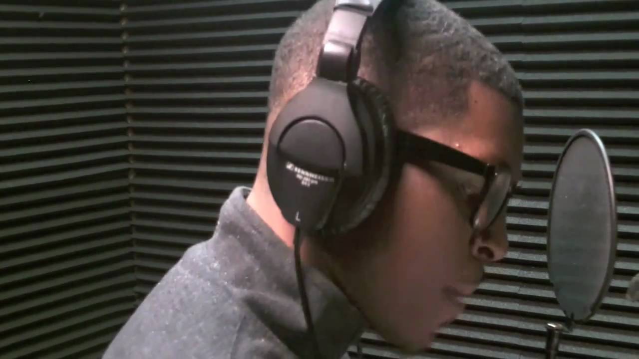 Lil' Boxx @ BottomLine Studio - YouTube