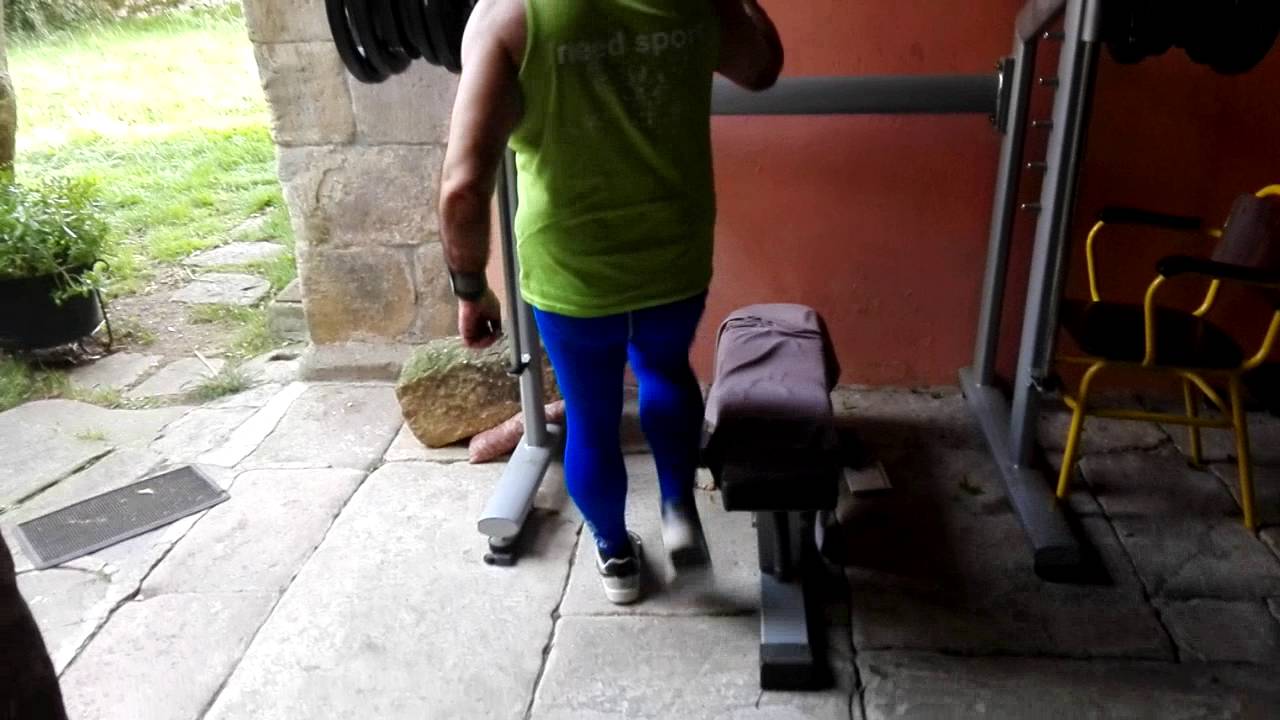 Prensa vertical en la máquina Smith con 200 kilos. - YouTube
