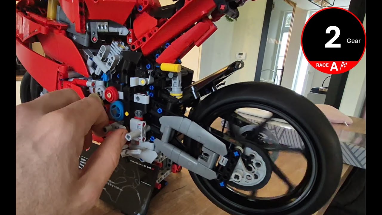 Motorized Lego Ducati Panigale V4S - YouTube