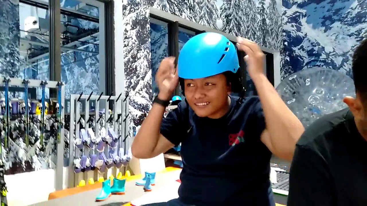 Trans Snow World Trans Park Juanda Bekasi 2 - YouTube