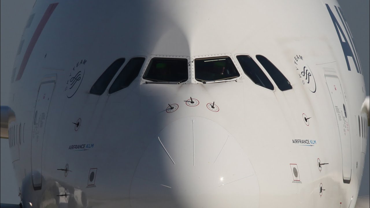 Boeing and Airbus - Aviation Planespotting Music Video (HD) - YouTube