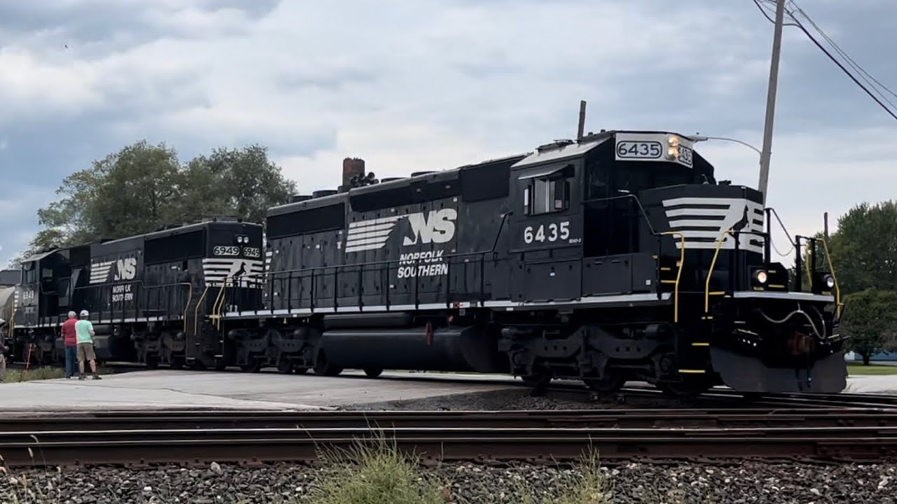 NS EMD rebuilds return from work (9/28) - YouTube