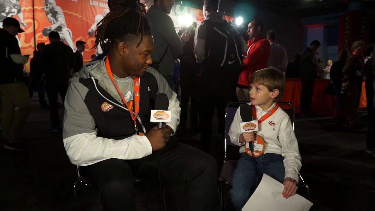 2018 MEDIA DAY: Junior Reporter - YouTube
