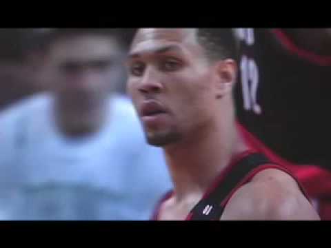 Brandon Roy Beats Paul Pierce and Leon Powe - YouTube
