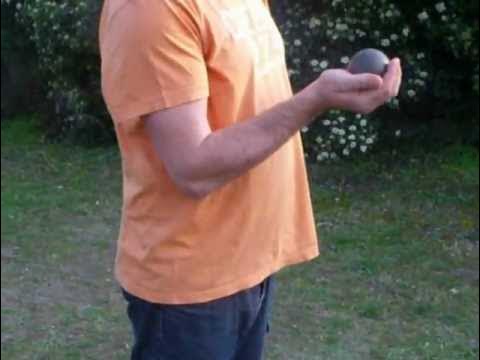 COURS LECON 1 APPRENDRE A TIRER A LA PETANQUE POUR LES DEBUTANTS - YouTube