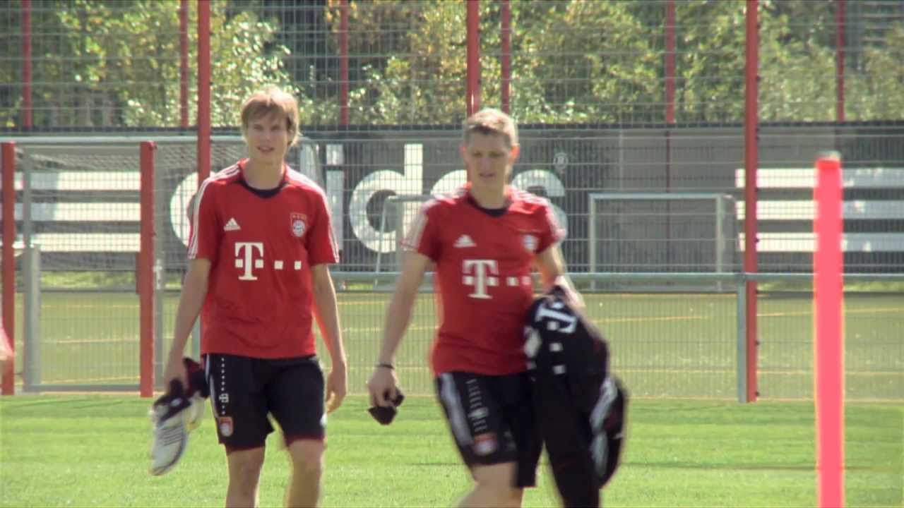 Hauptsache Fussball - Junge Profis auf dem Weg ins Spiel - Doku - Teil ...