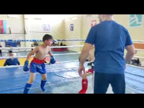 Cavadlı Əli peşəkarlar arasında kəmər uğrunda reytinq döyüşü.Golden Ring.