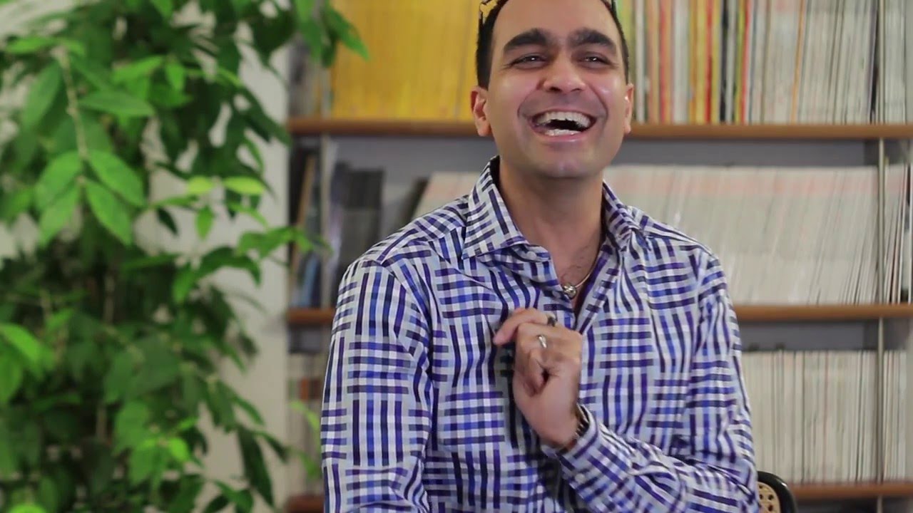 WORLDGUIDE Bloopers #1 - ISMAIL MUKADAM "FULL OF ENERGY" - YouTube