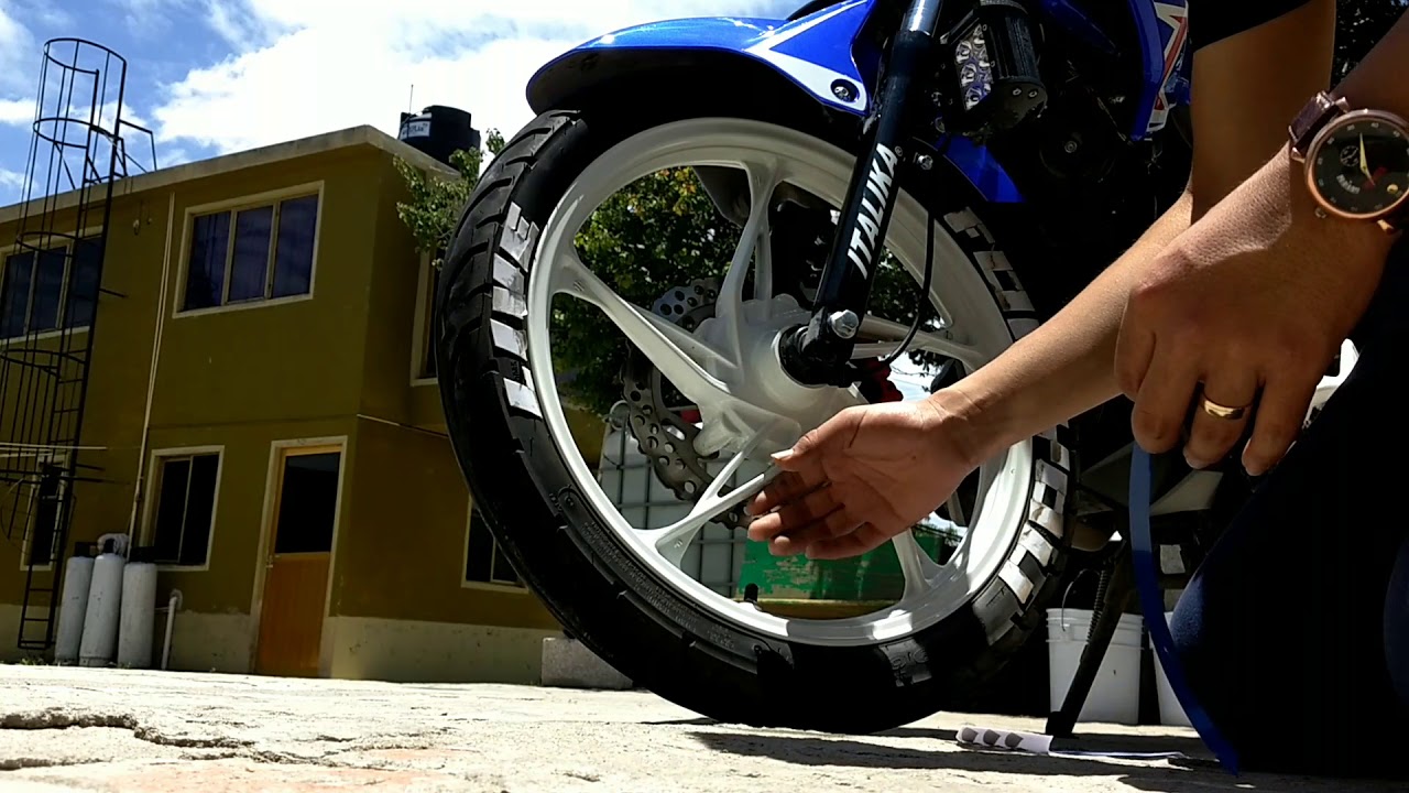 Calcomanías reflejantes para rines de tu moto - YouTube