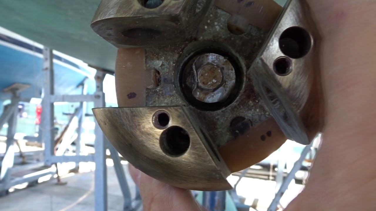 The Prop - Assembly of a 3-Blade Flexofold Propeller - YouTube