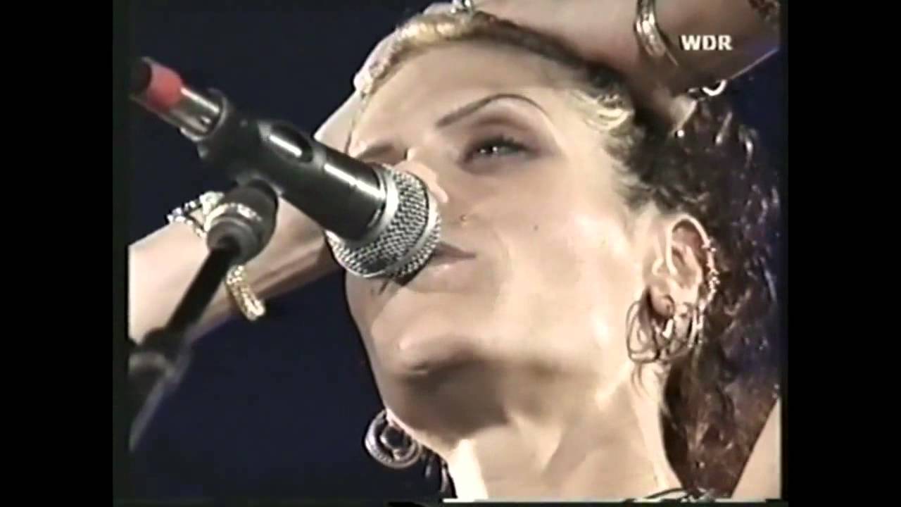 Am I The One Beth Hart Live - YouTube