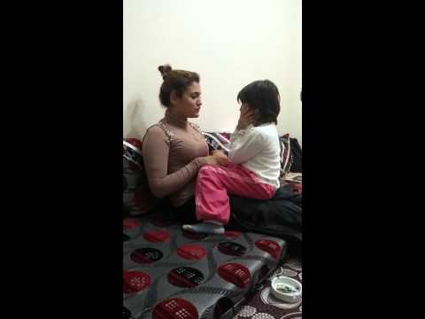 Halasiyla tokatlasan kiz :)