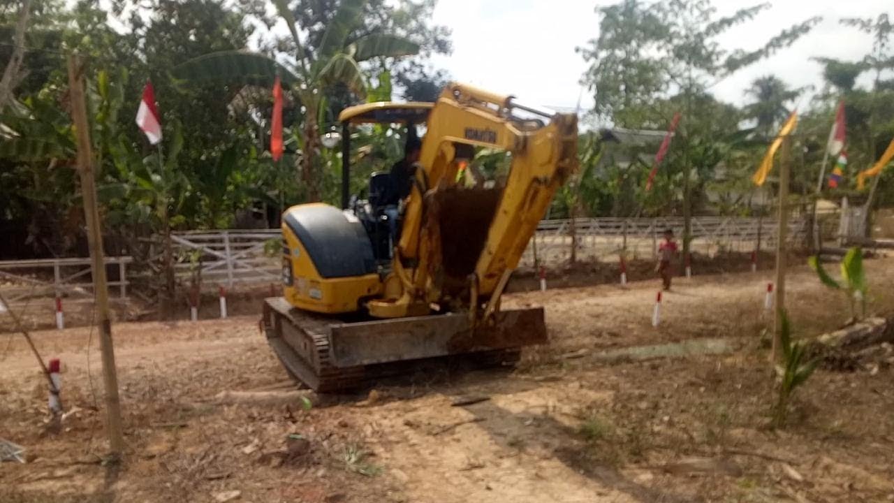 Mini Excavator Komatsu Pc 45 On The Road Go To Working in mesuji ...