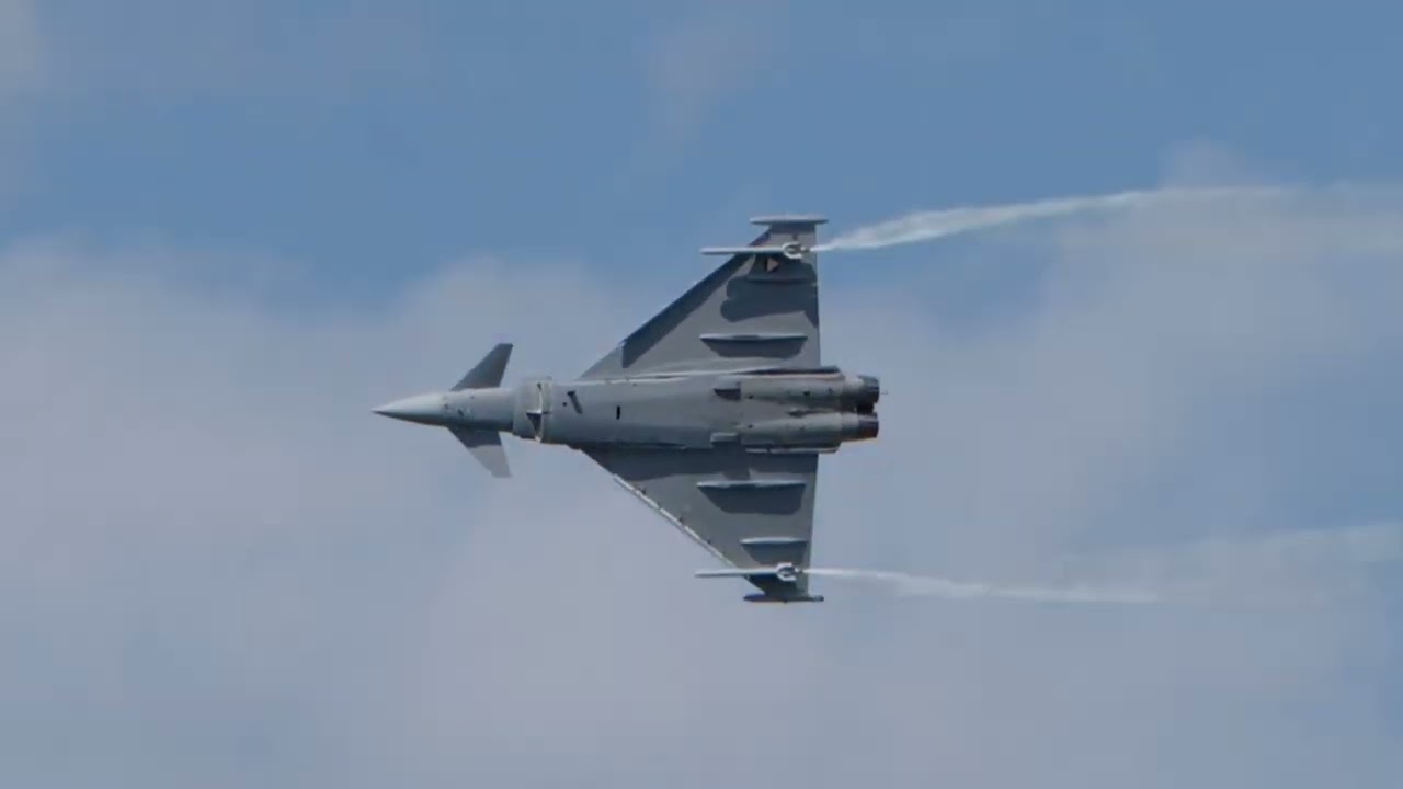 Eurofighter typhon attack in action - YouTube