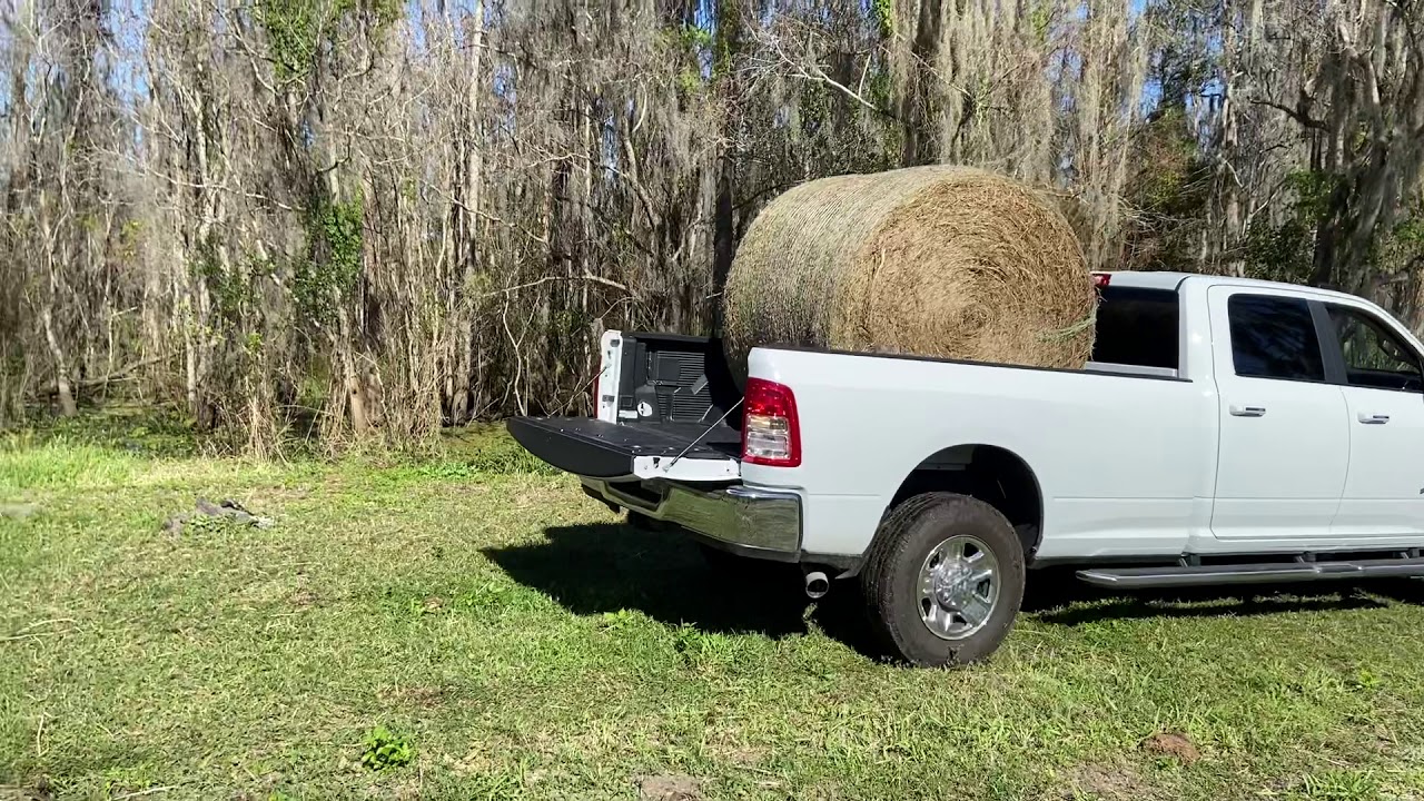 How to unload a hay roll off your truck in less than four attempts😂 ...