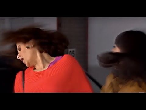 AMORCITO CORAZÓN | Manuela cachetea a Isabel