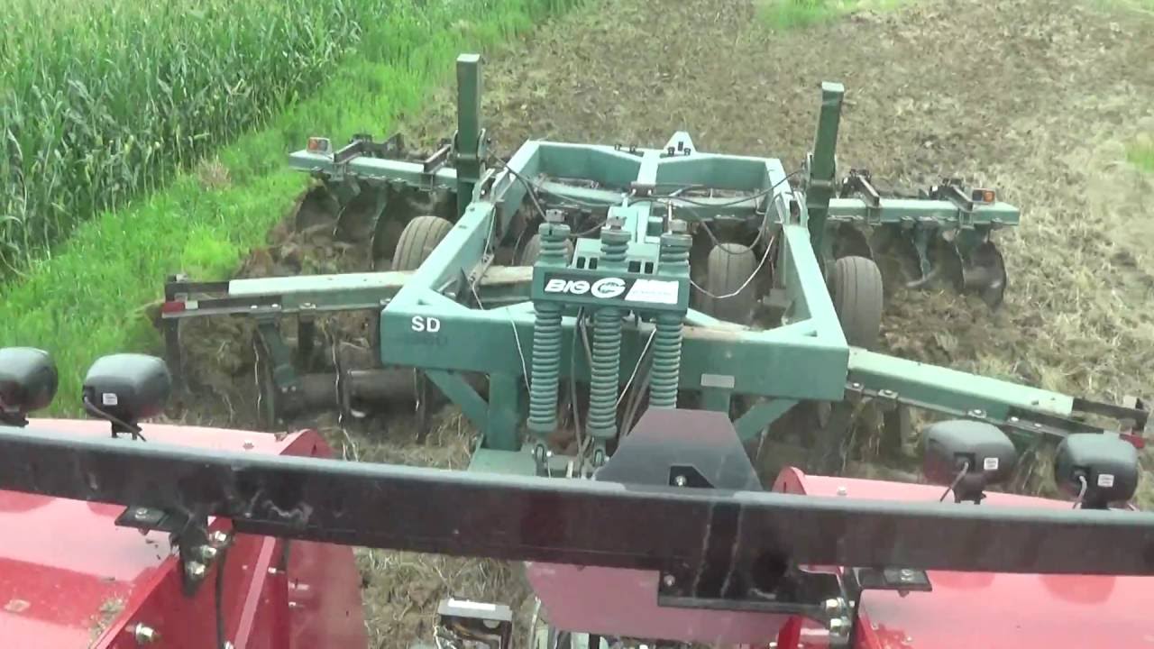 Case Steiger pulling Big G 1818 Disk - YouTube