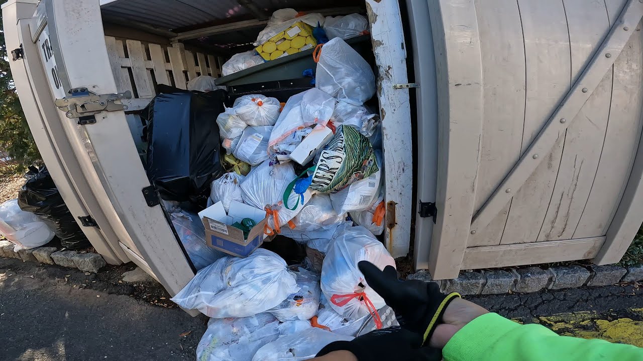 Customers Block Dumpster with Garbage! CLEAN UP TIME - YouTube