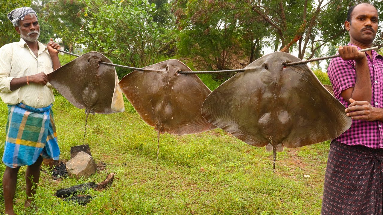PAKORA !!! STINGRAY FISH PAKODA | 3 Stingray Fish Prepared by my uncle ...