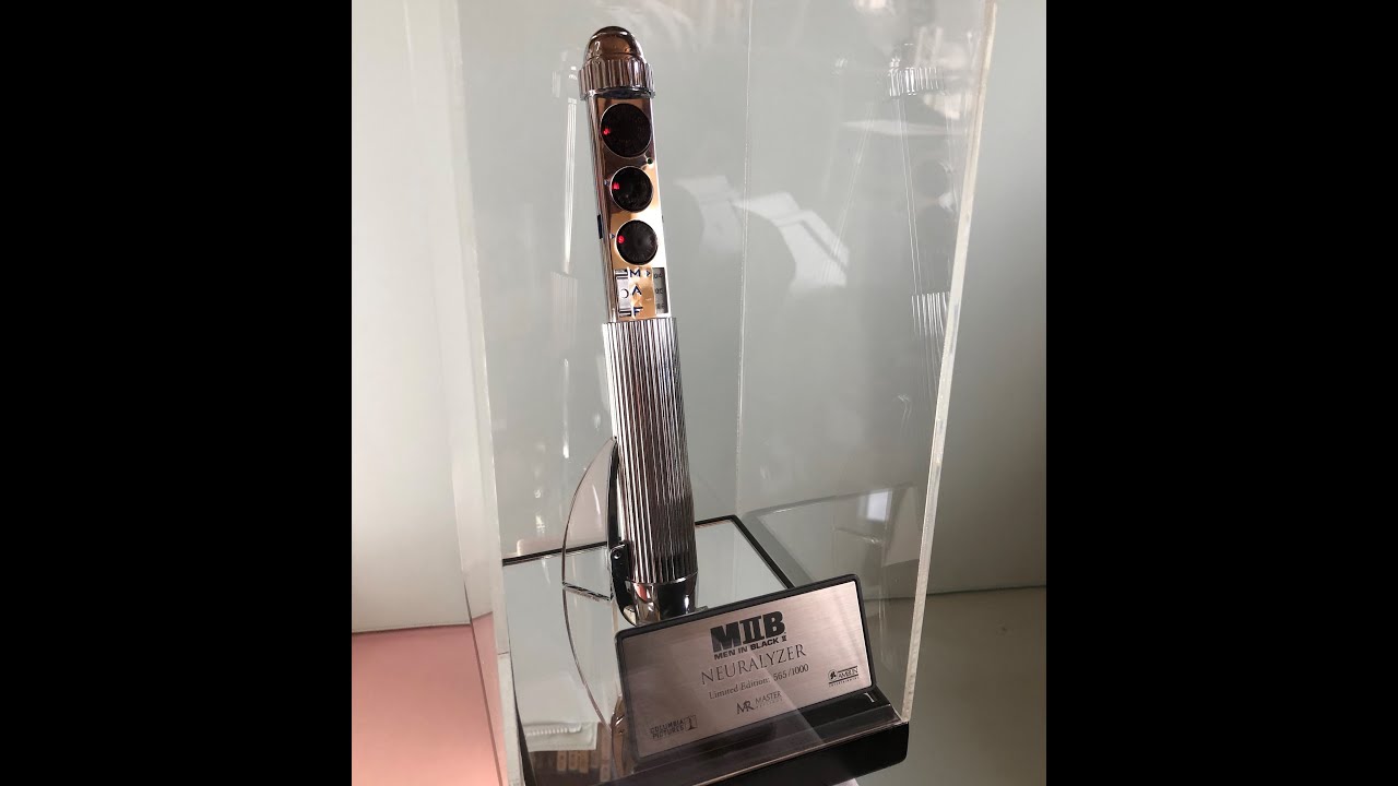 Men in Black II Neuralyzer Master Replicas - Your Props 565/1000 - YouTube