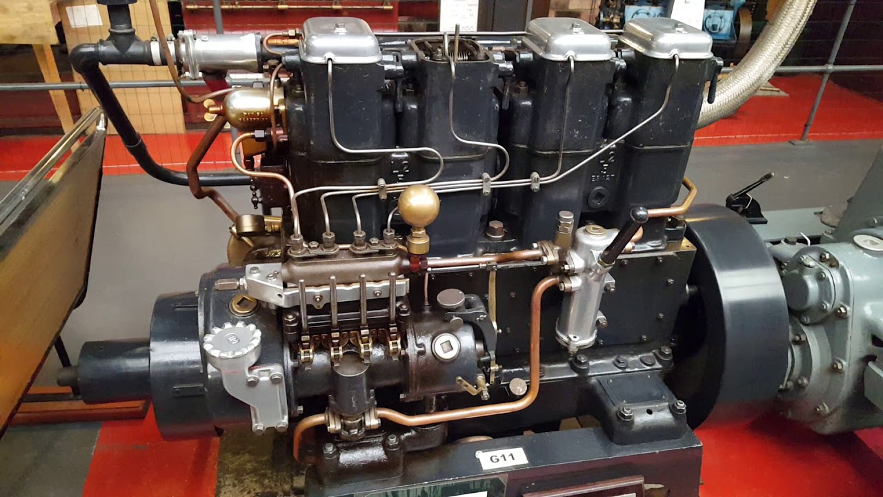 Gardner 4L2 ticking nicley - YouTube