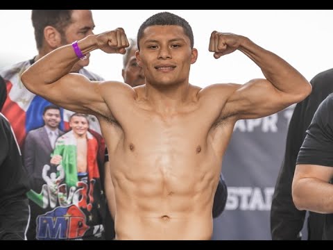 Meet Isaac Cruz dad / trainer Pitbull Cruz always works on his defense ...