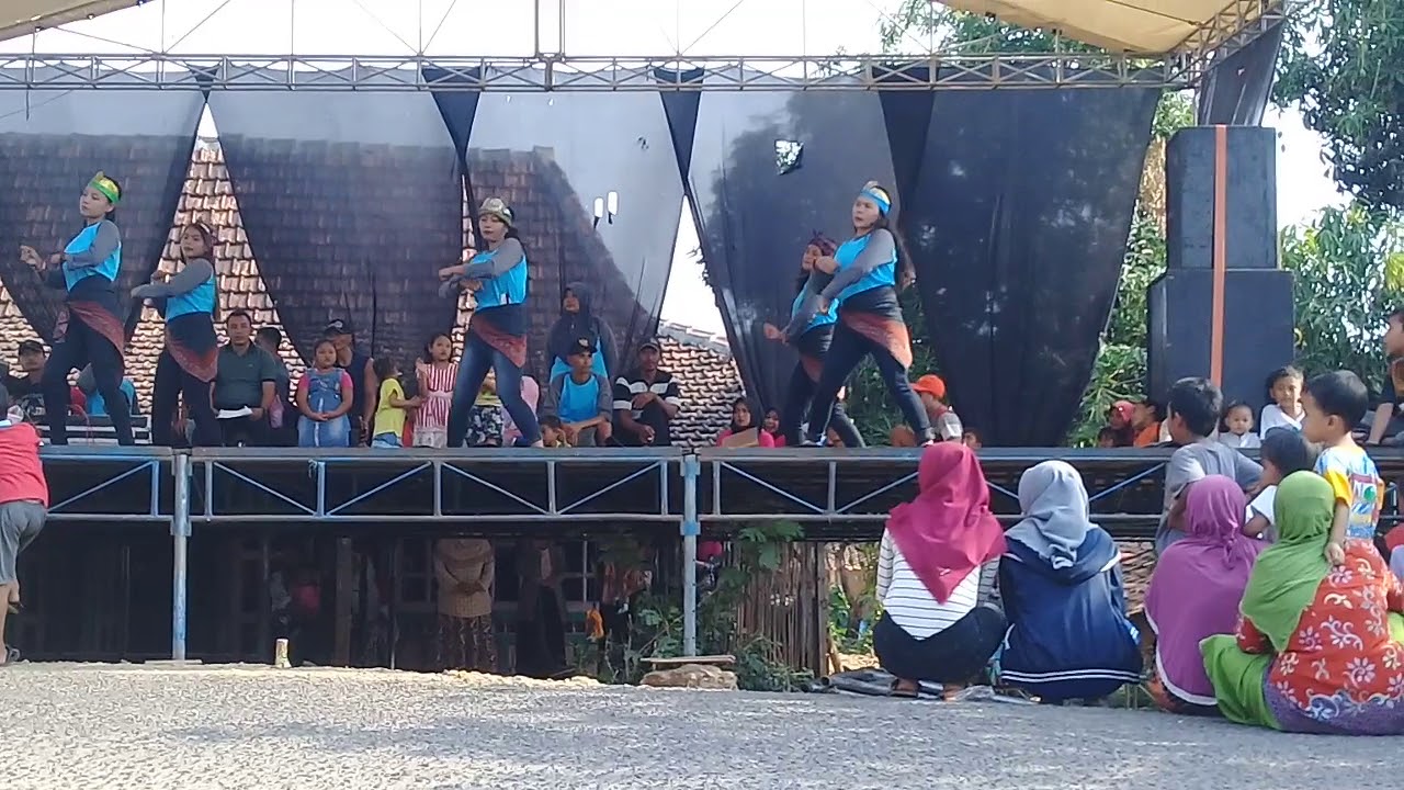 Acara lomba senam memperingati suronan Dk Patihan Todanan Blora - YouTube