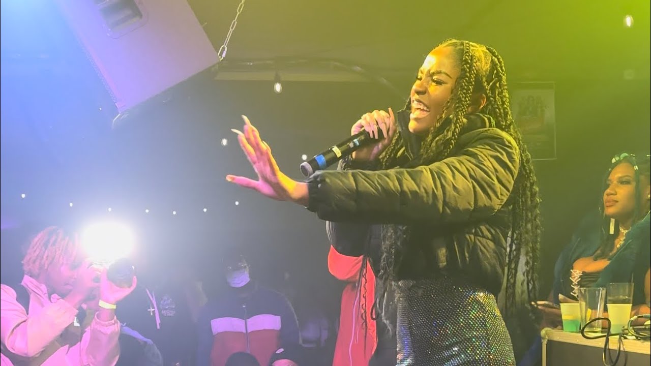 Nylon Keies opens up for Skilla Baby - YouTube