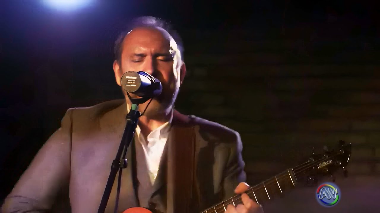 Colin Hay (Men At Work) - Overkill (Choir Live) - YouTube
