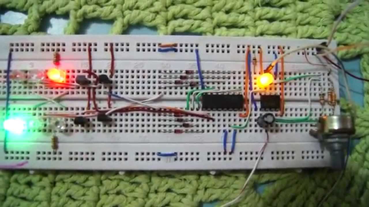 Semáforo usando CI Lm555 e CI 4017 - YouTube