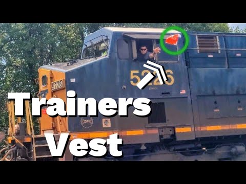 CSX Conductor Throws Me A Vest At Wyoming Ohio. - YouTube