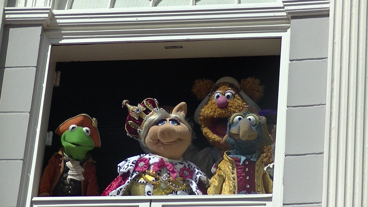 Muppets Present Great Moments in American History 7/5/2017 - YouTube
