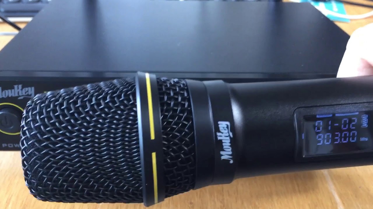 Moukey MwmU-1 UHF Wireless Microphone System - YouTube