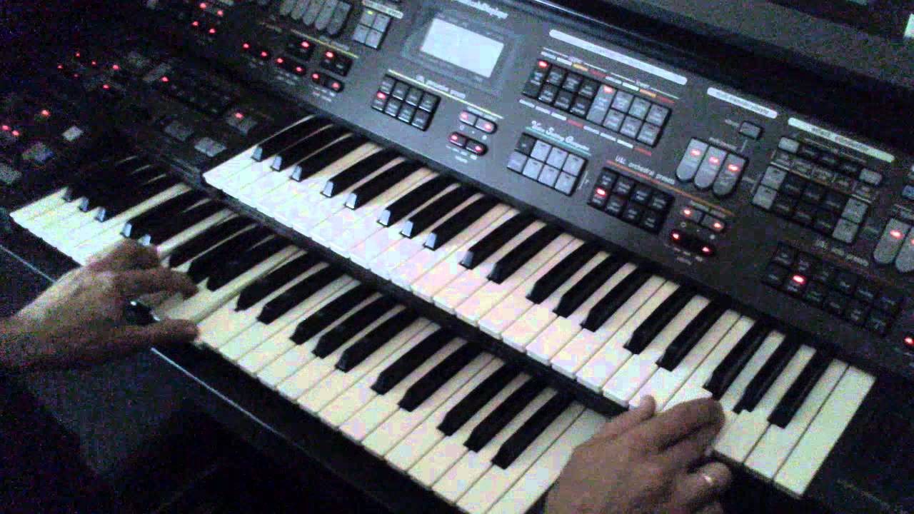 Brother Jammin on his Technics EX-70 Organ - YouTube