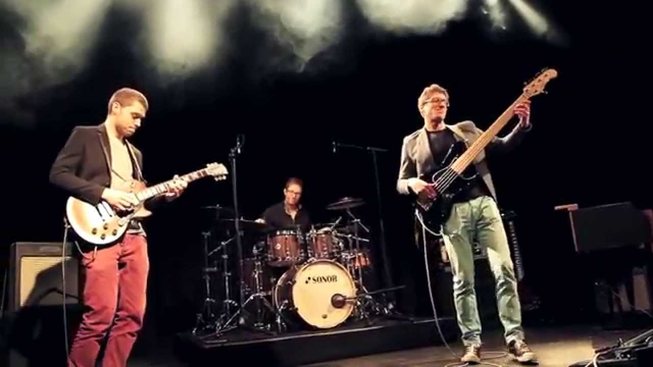 HSK Trio "Rise Up" - YouTube