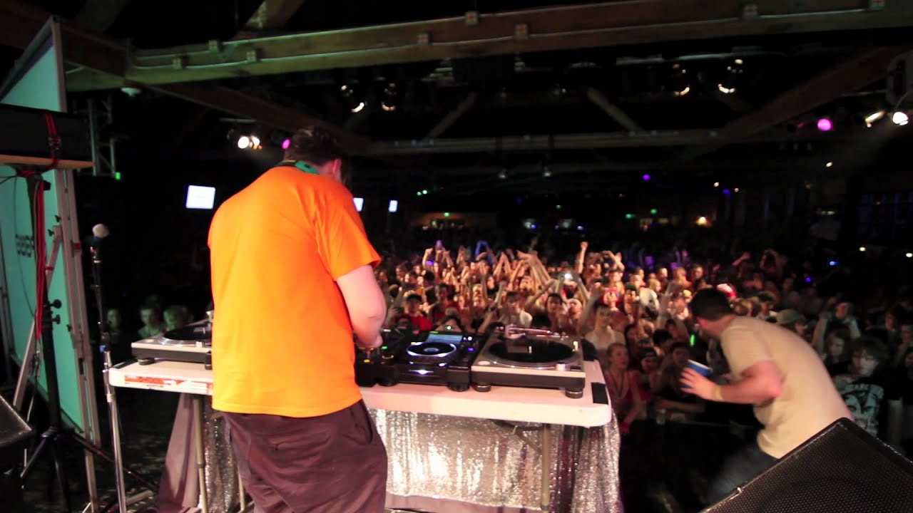 Flux Pavilion & Doctor P @ Showbox Sodo - Circus Tour live Seattle HD ...