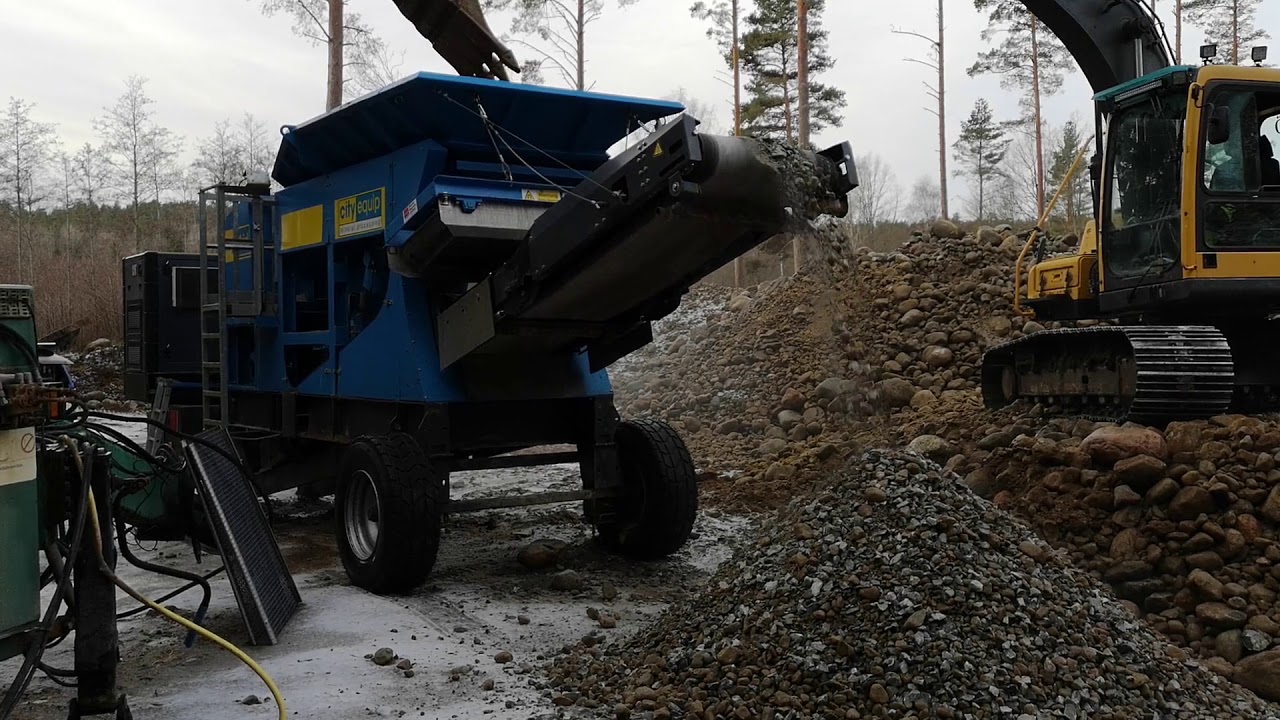 Krossverk CitySkid 7x4 gör 0-40 av "kattskallar" - YouTube