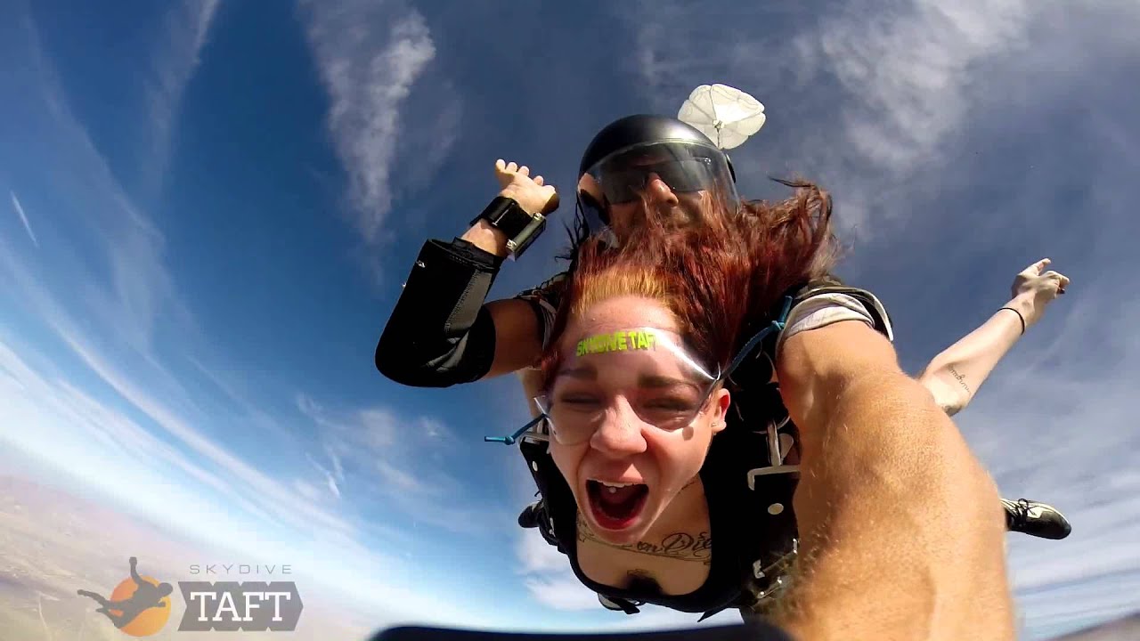Shawna Mullins Skydive Taft. - YouTube