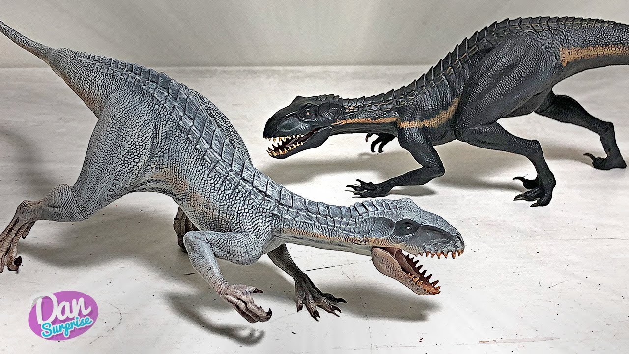White Indoraptor vs Indoraptor - YouTube