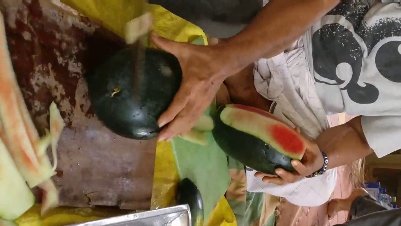 Addu Bhai fruits cutting style , Nejar masjid - YouTube