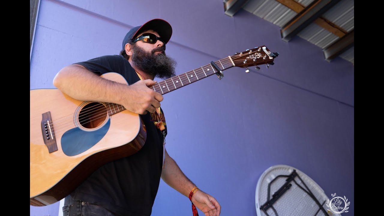 Gonna Lay Down My Old Guitar - YouTube