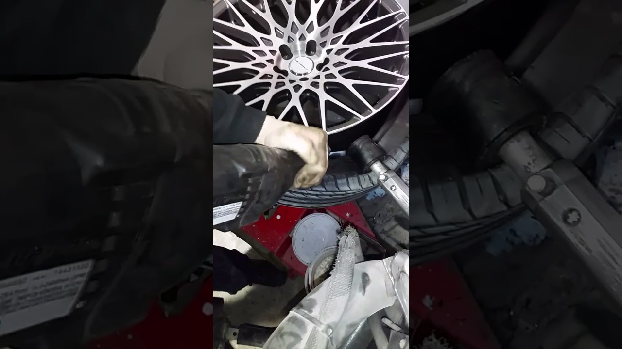 Stretch tire problem ...that's how you take of stretched tire off the ...
