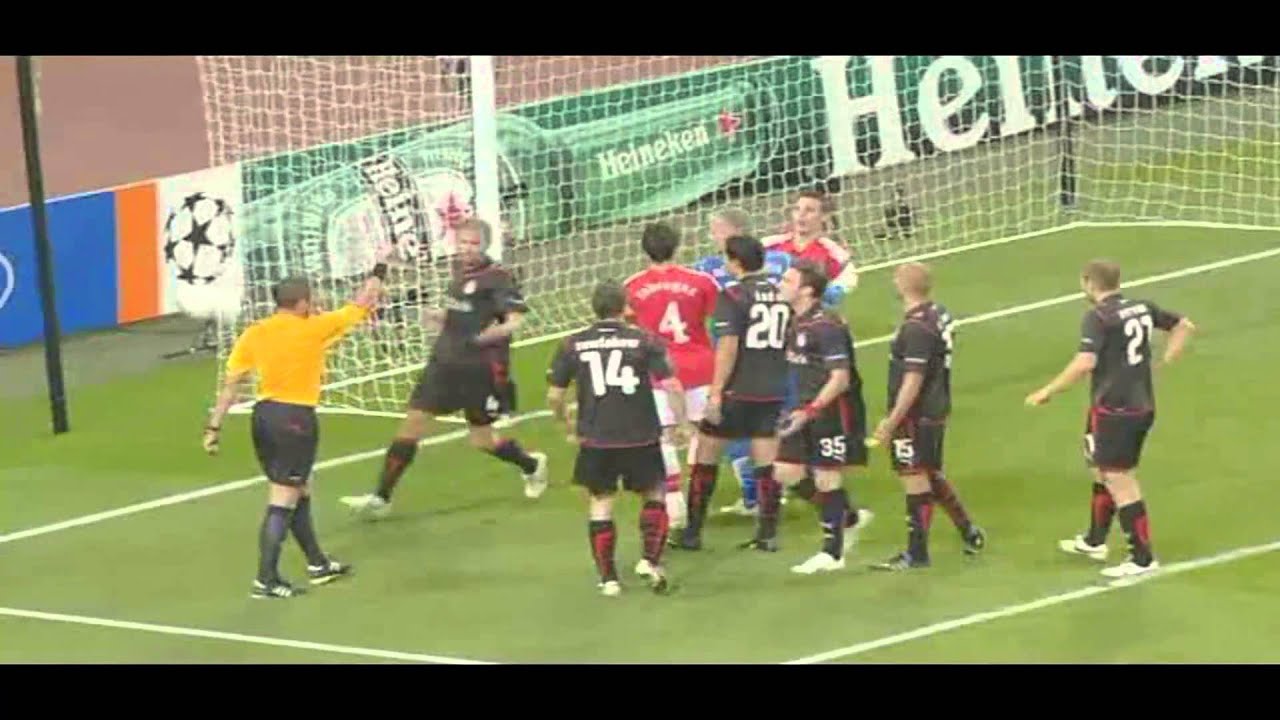 Mass Confrontation: What the Referee should do - YouTube